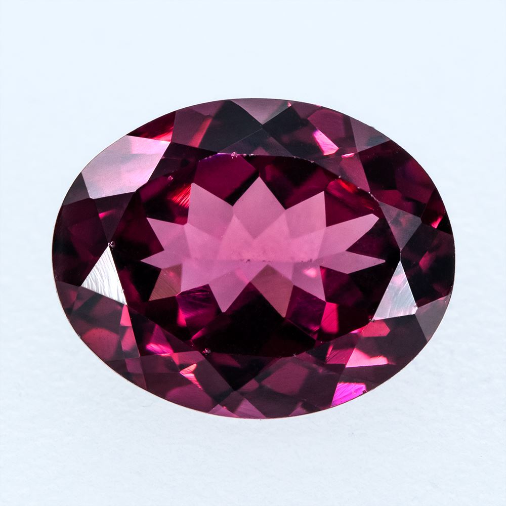 Rhodolite 3.17 CT 10x8 MM Oval Cut